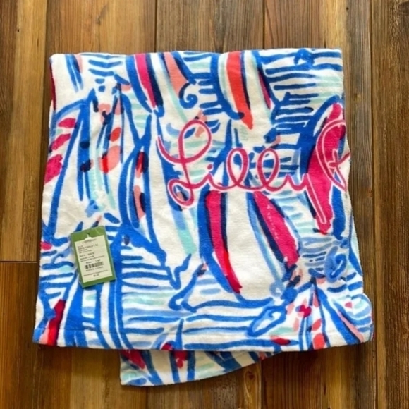 Lilly Pulitzer Beach Towel Lobster Roll Pattern Lilly Pulitzer Beach ...